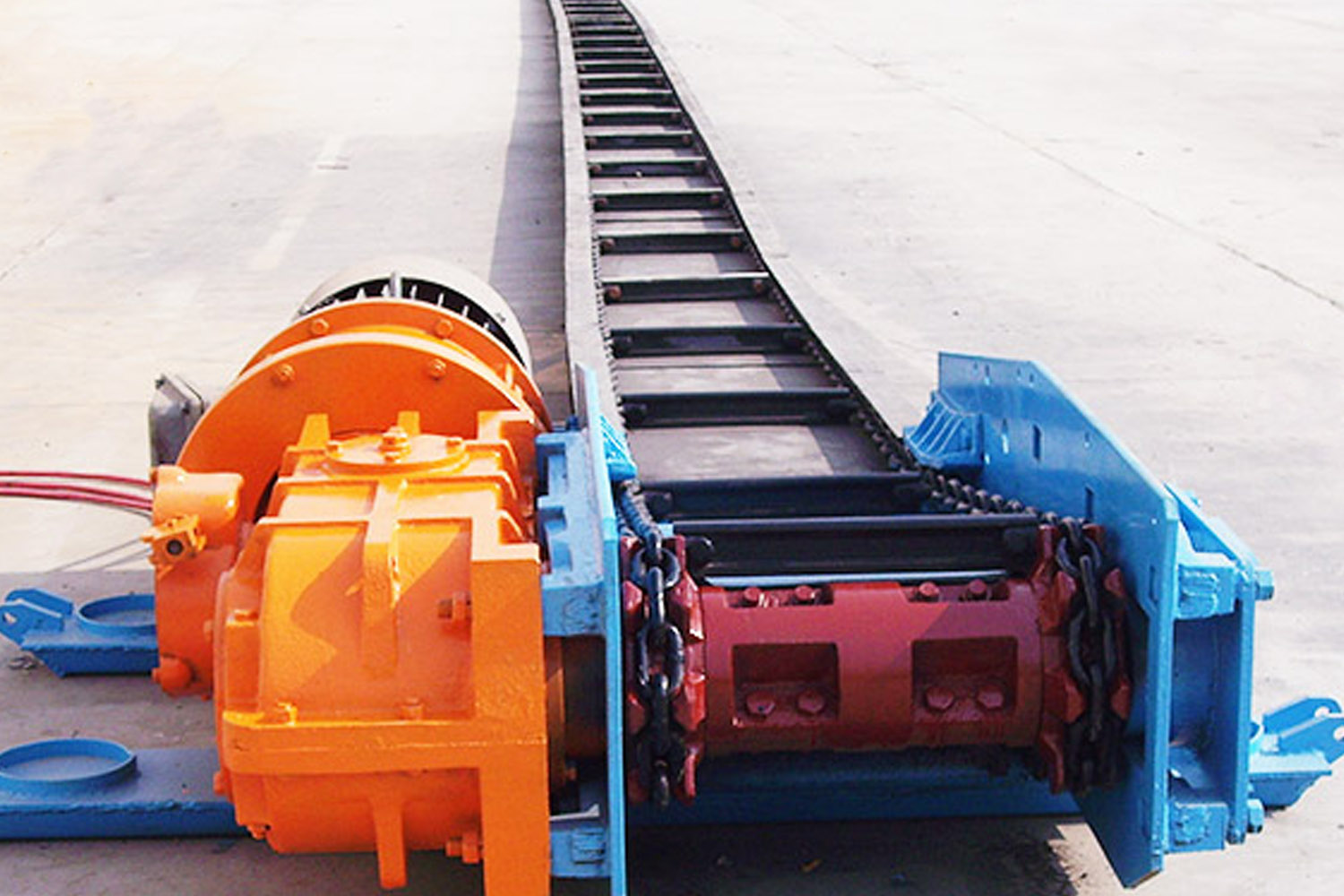 buried scraper conveyor consists of four structures