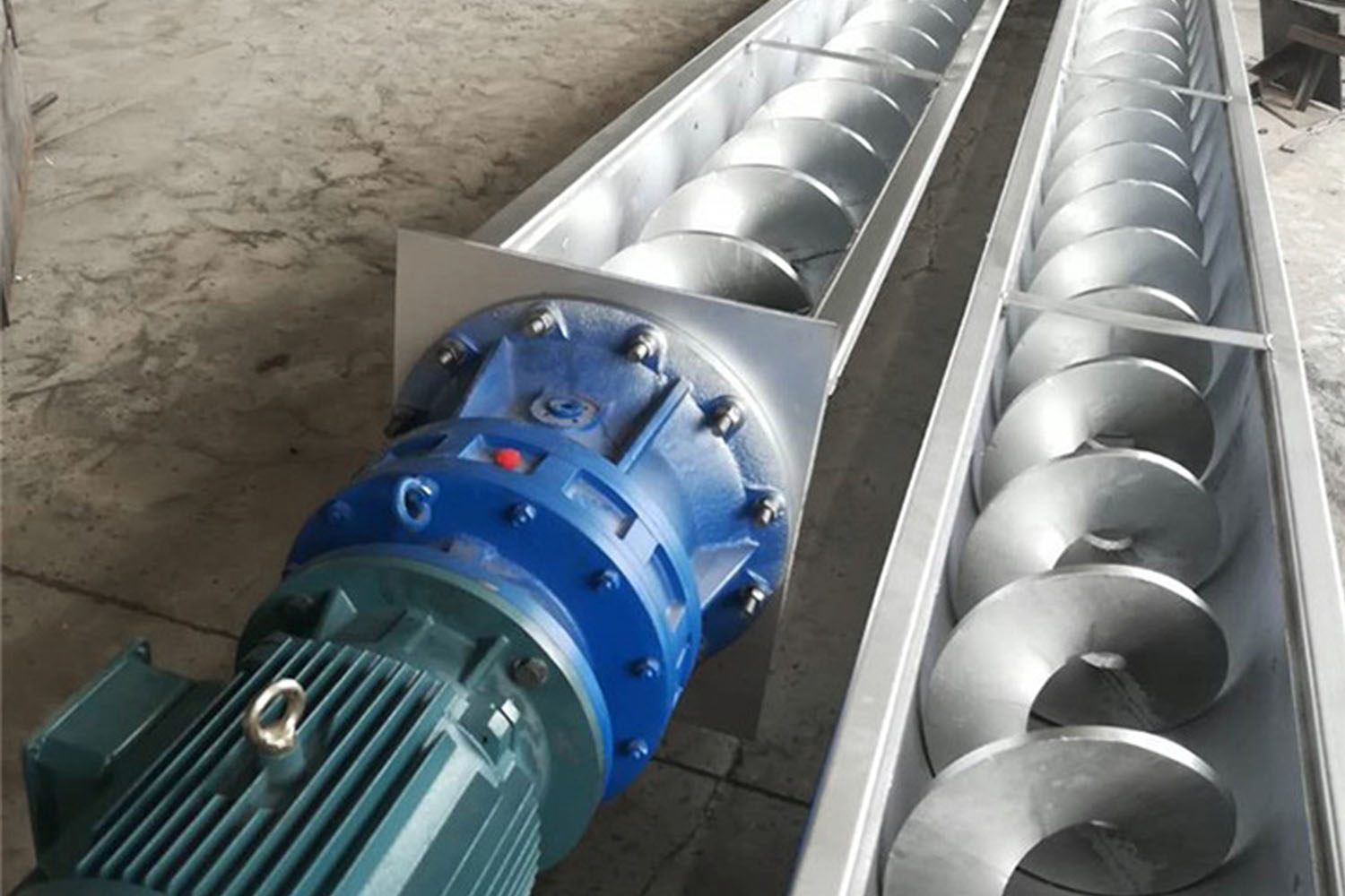 Comparative Analysis : Bucket Elevator vs Screw Conveyor
